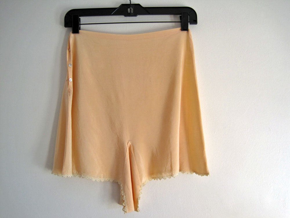 1920s Peach Silk Crepe Tap Pants Tatted Lace Silk Panties Flapper Ling ...